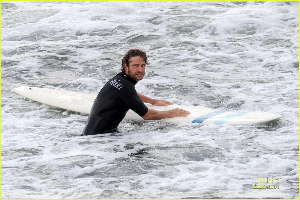 Gerard Butler: Surfing Lessons in Malibu!: Photo 2573605 | Gerard ...