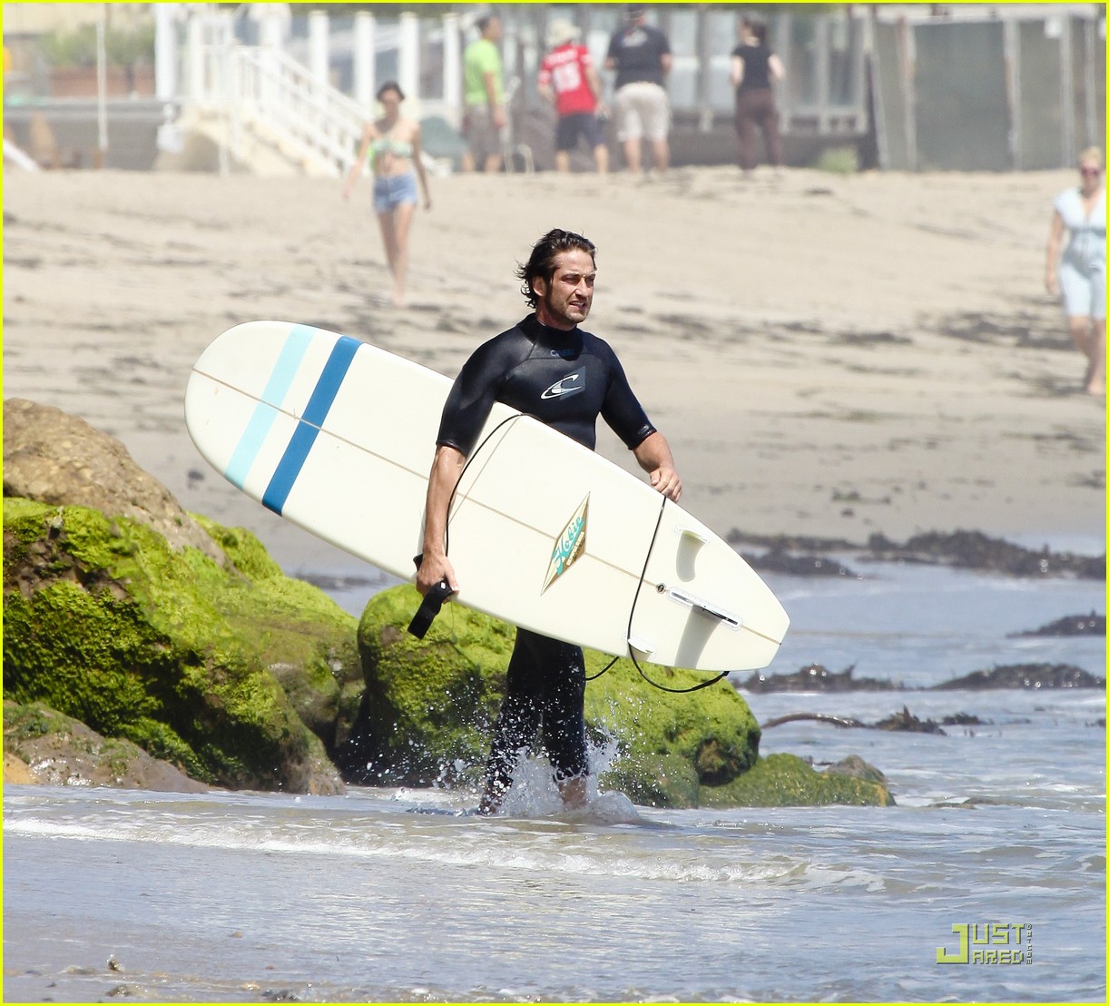 Gerard Butler: Morning Coffee & Afternoon Surfing!: Photo 2570157 ...