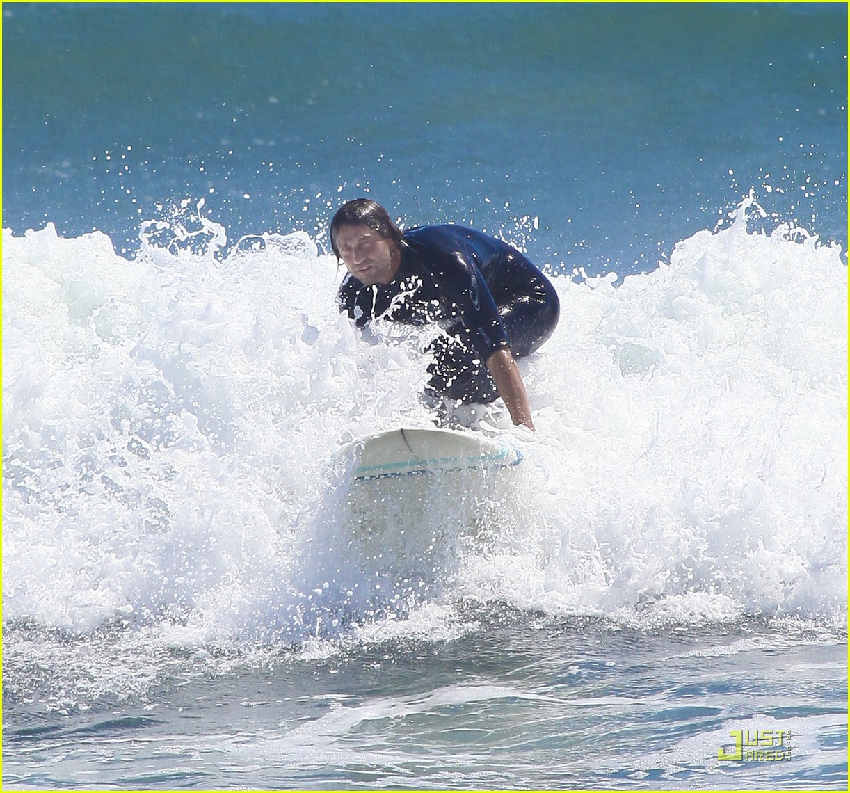 Gerard Butler: Morning Coffee & Afternoon Surfing!: Photo 2570163 ...