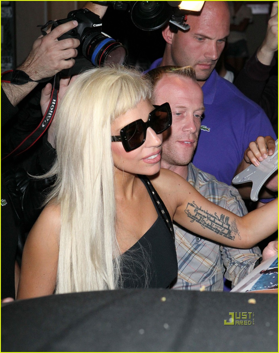 Lady Gaga: Late Night Recording Session: Photo 2569774 | Lady Gaga ...