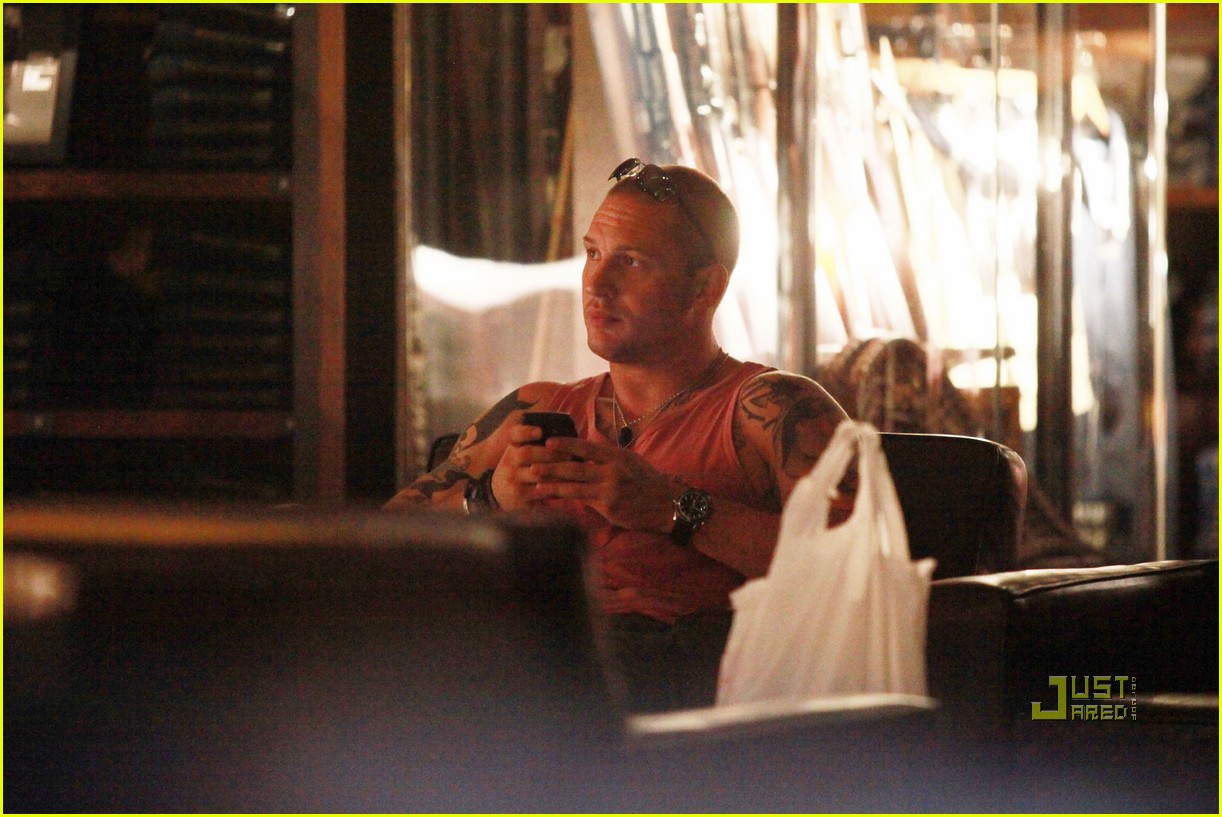 Tom Hardy: Grove with a Guy Friend!: Photo 2572367 | Tom Hardy Photos ...