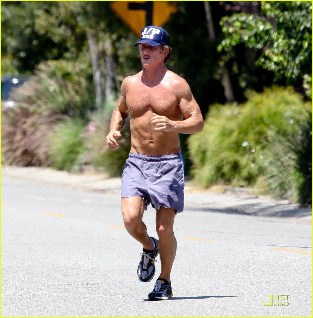 Sean Penn: Shirtless Jogging with Shannon Costello!: Photo 2574278 ...