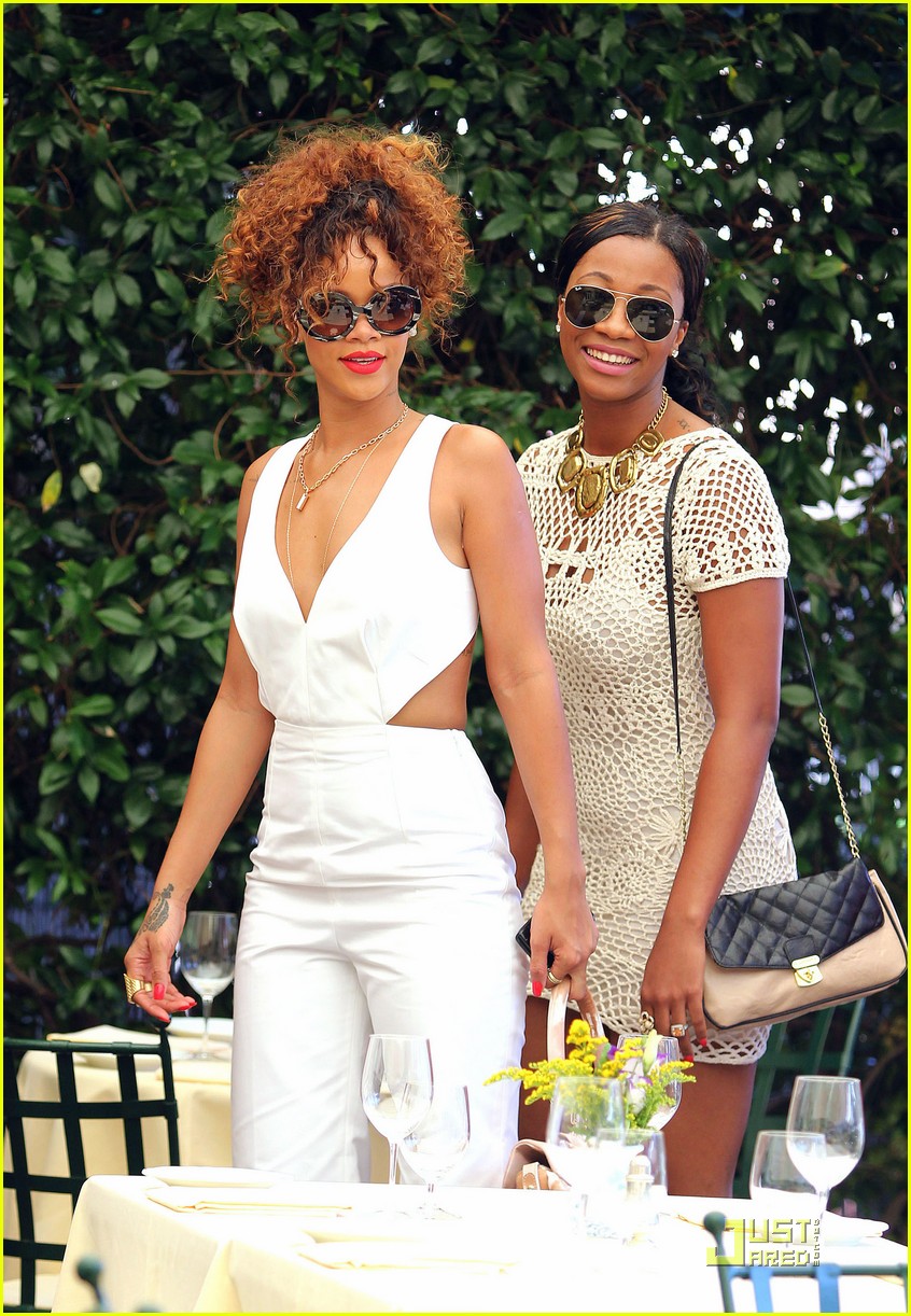 Rihanna Screams for Ice Cream!: Photo 2572946 | Rihanna Photos | Just ...