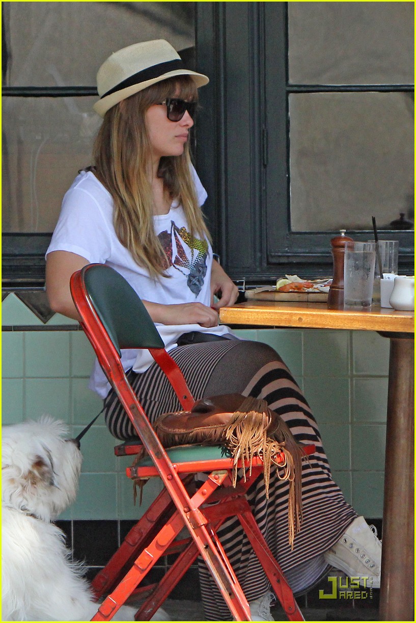 Olivia Wilde: Sunny Saturday with Her Pup!: Photo 2570014 | Olivia ...