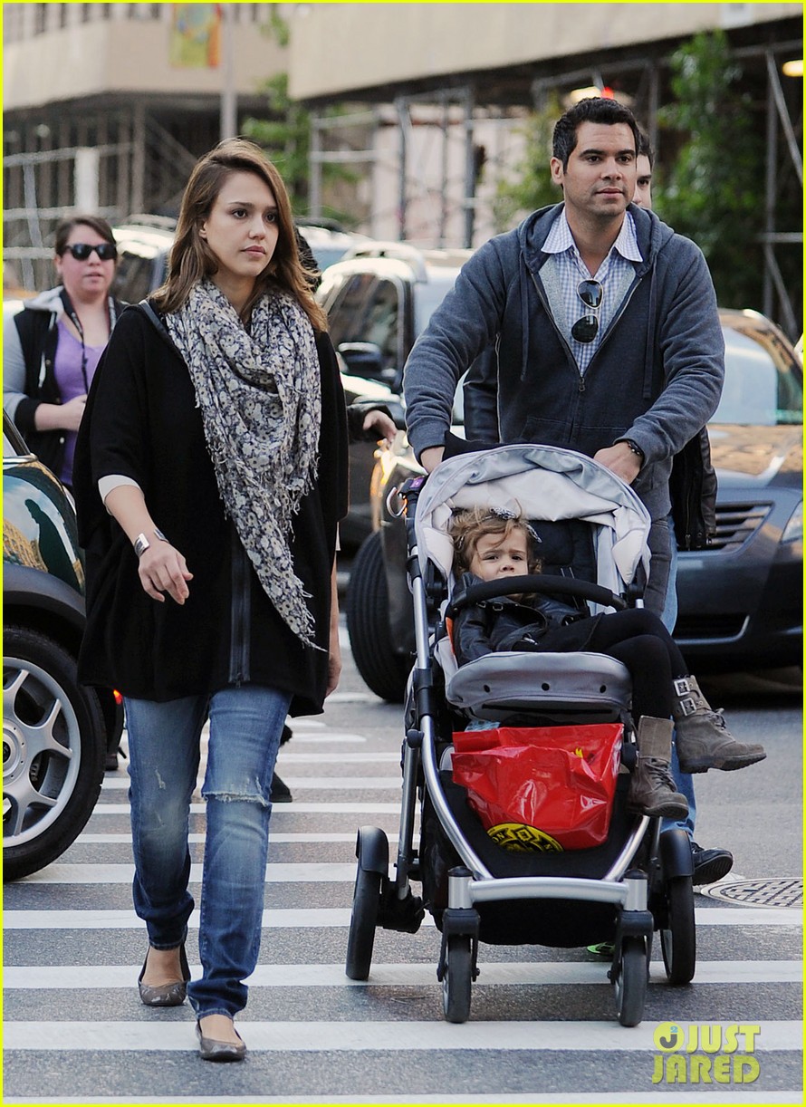 Jessica Alba: Family Fun in NYC!: Photo 2592996 | Cash Warren ...