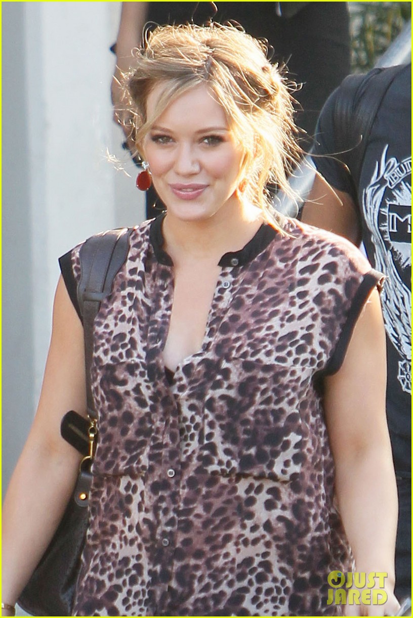 Hilary Duff: 'Chelsea Lately' Appearance!: Photo 2590887 | Hilary Duff ...