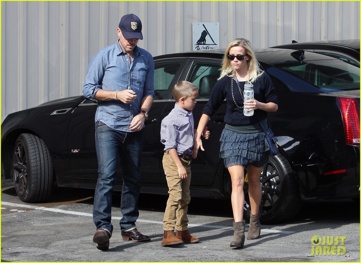 Reese Witherspoon: Family Church Service!: Photo 2586196 | Deacon ...