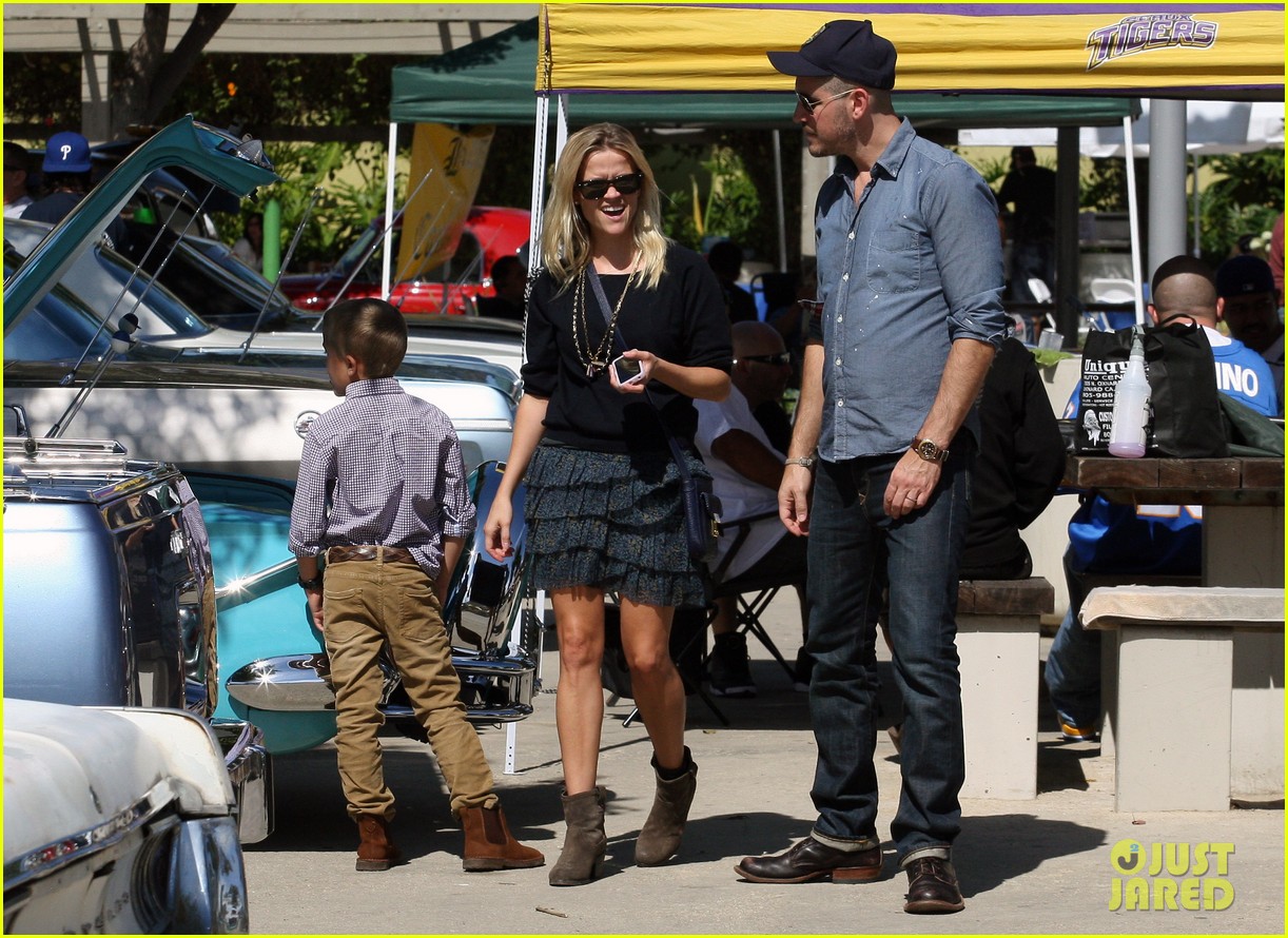 Reese Witherspoon: Family Church Service!: Photo 2586198 | Deacon ...