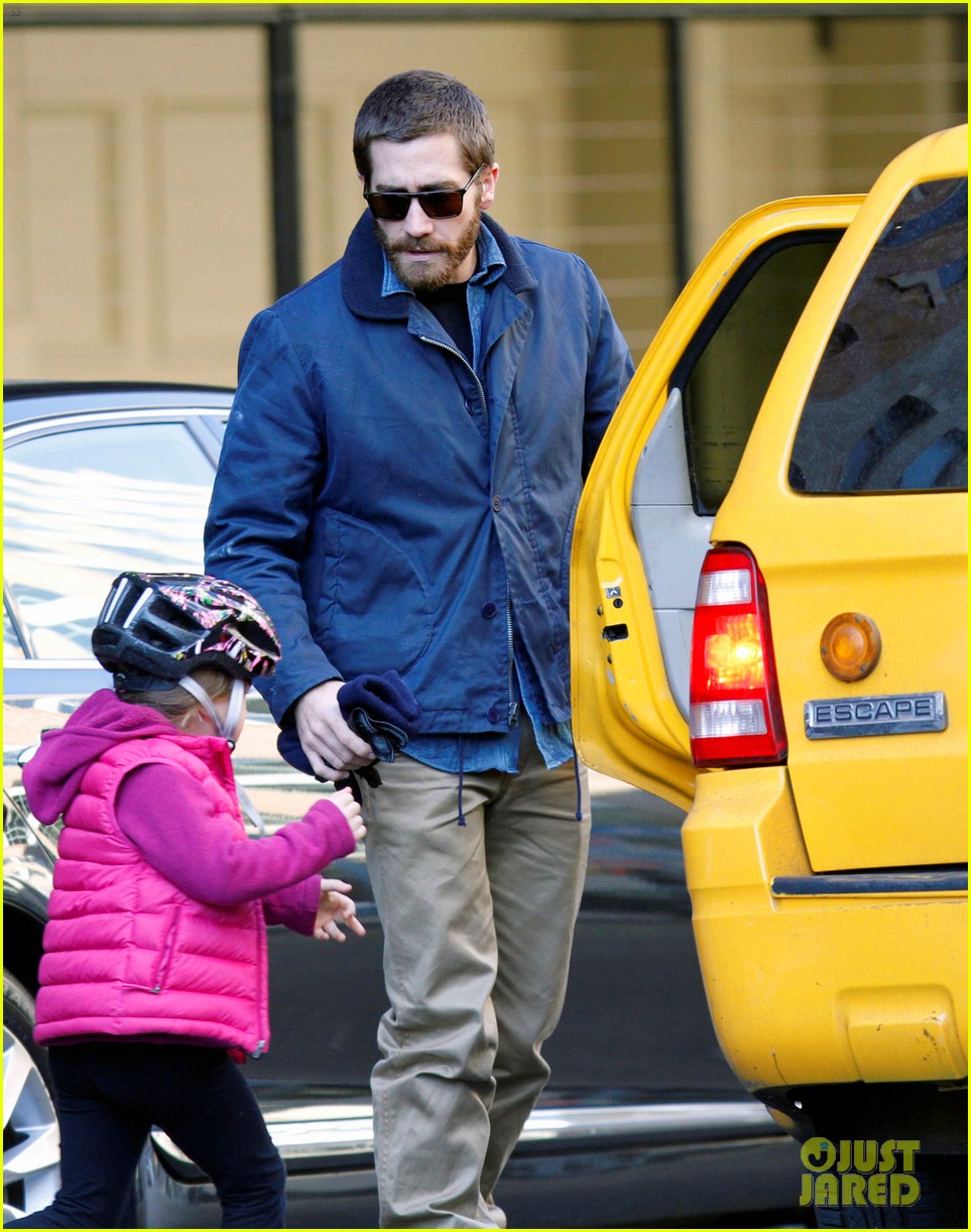 Jake Gyllenhaal Spends the Day with Niece Ramona: Photo 2599809 ...