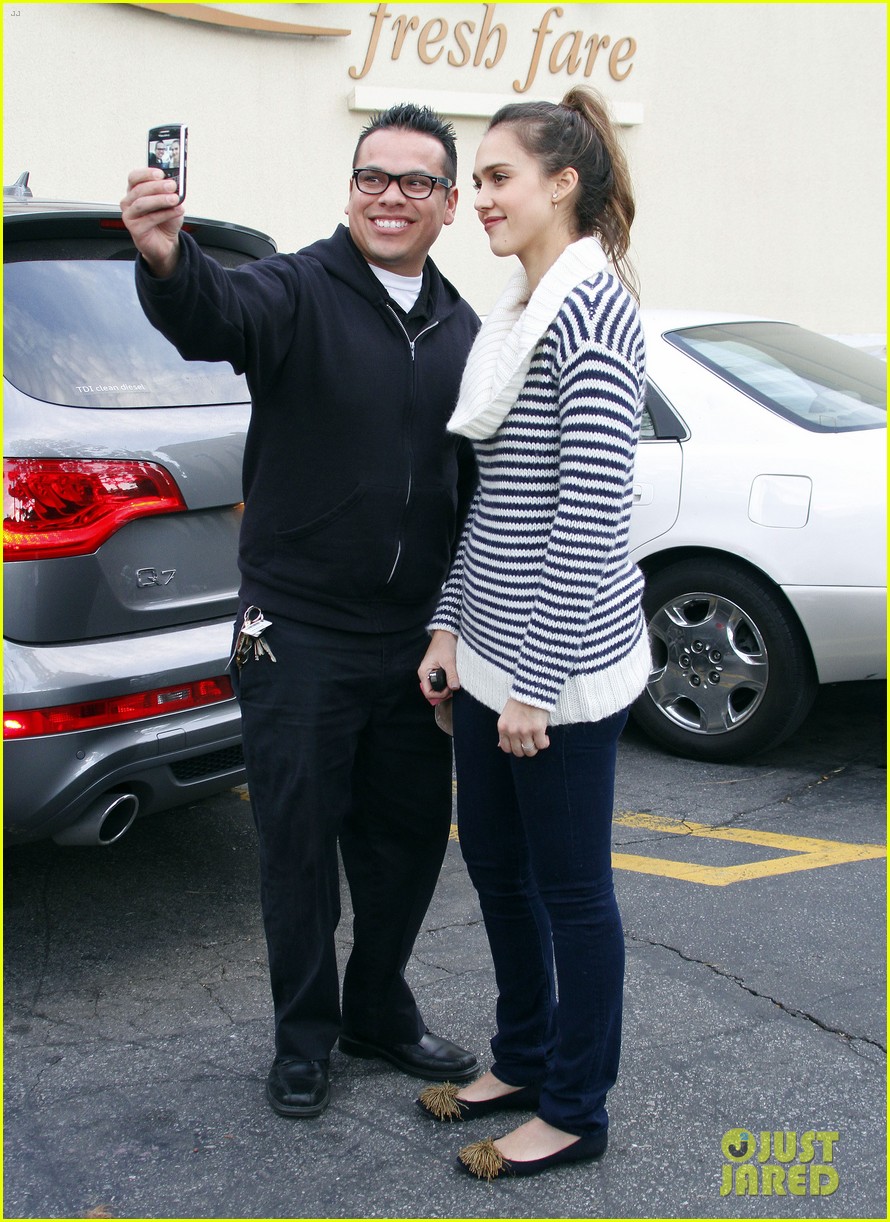 Jessica Alba: Christmas Weekend Brunch with the Family!: Photo 2612284 ...