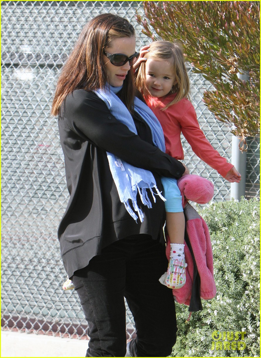 Jennifer Garner: Park Playtime with Violet & Seraphina!: Photo 2606829 ...
