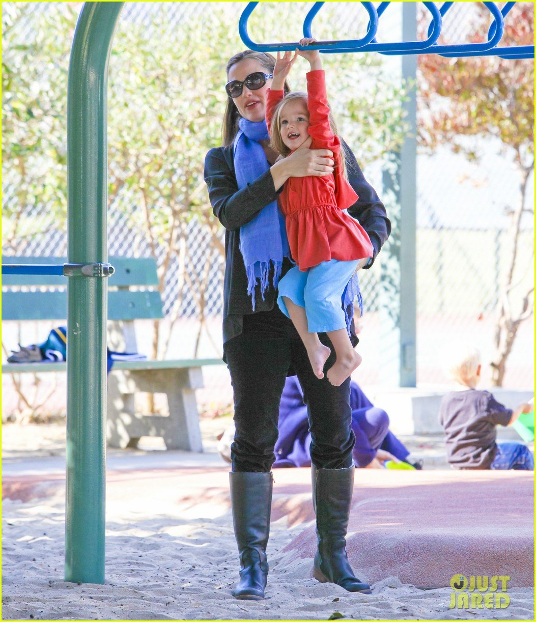 Jennifer Garner: Park Playtime with Violet & Seraphina!: Photo 2606835 ...