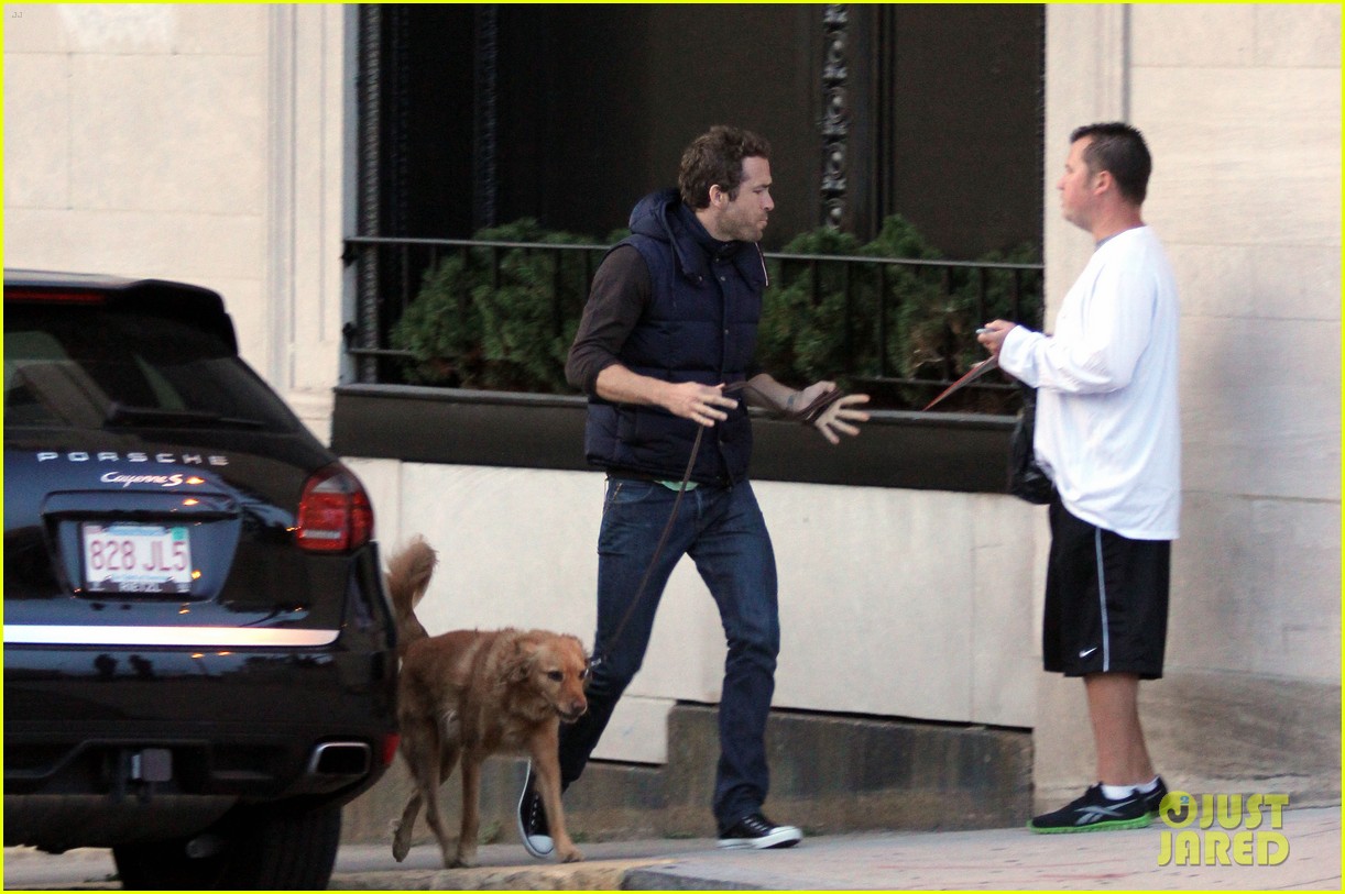 Ryan Reynolds: Dog Walking in Boston!: Photo 2611568 | Ryan Reynolds ...
