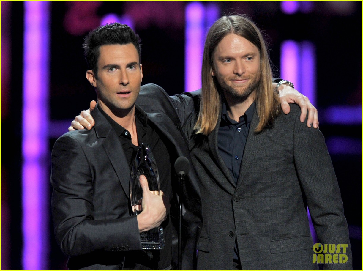 Adam Levine & Zachary Levi - People's Choice Awards 2012: Photo 2616729 ...