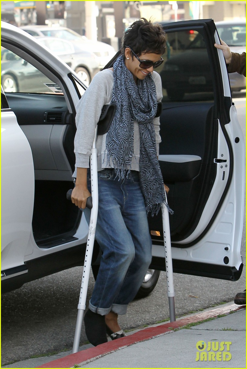 Halle Berry: Designing a Footwear Collection!: Photo 2624410 | Halle ...