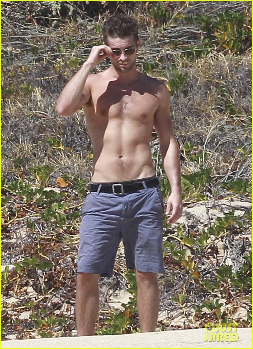 Chace Crawford: Shirtless in Cabo!: Photo 2631128 | Chace Crawford ...