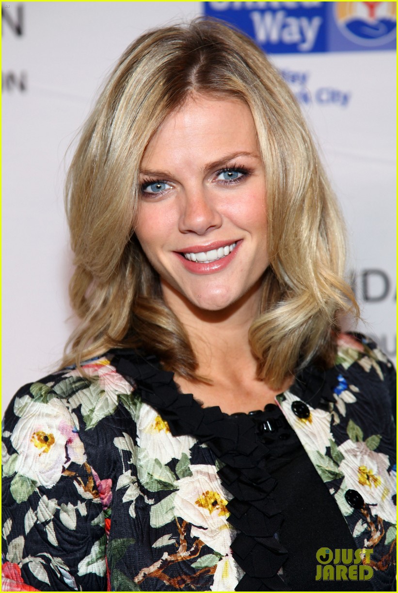 Brooklyn Decker: Jay-Z Benefit Concert!: Photo 2626082 | 00 Photos ...