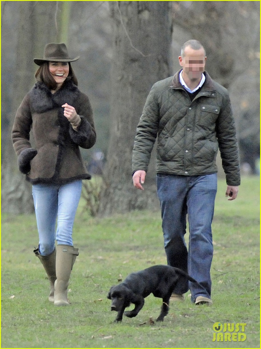 Duchess Kate & Lupo Go for a Walk: Photo 2632266 | Kate Middleton ...
