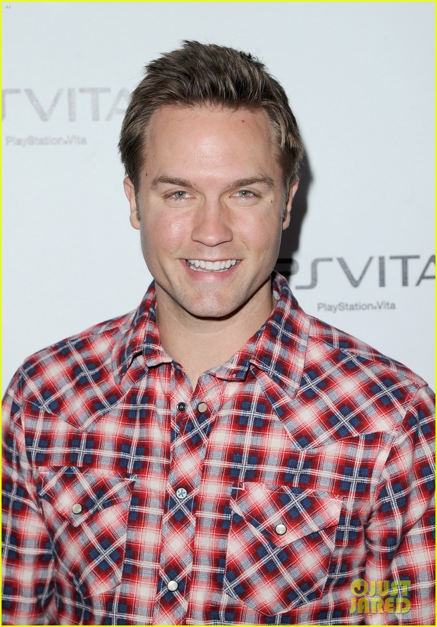 Liam Hemsworth & Josh Duhamel: PS Vita Launch Party!: Photo 2630843 ...