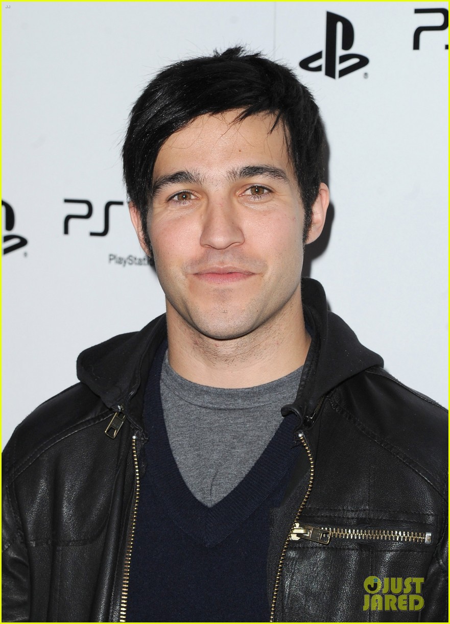 Liam Hemsworth & Josh Duhamel: PS Vita Launch Party!: Photo 2630848 ...