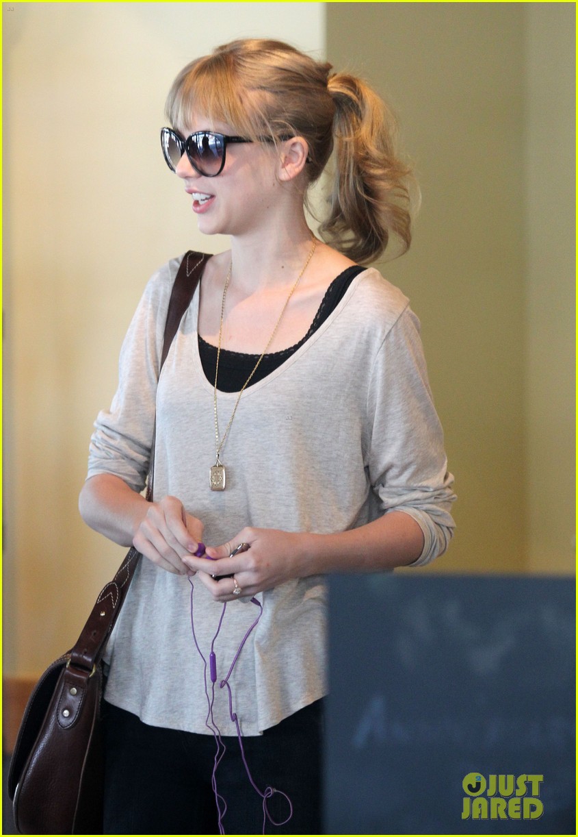 Taylor Swift: Coffee & Cookies!: Photo 2624434 | Taylor Swift Photos ...