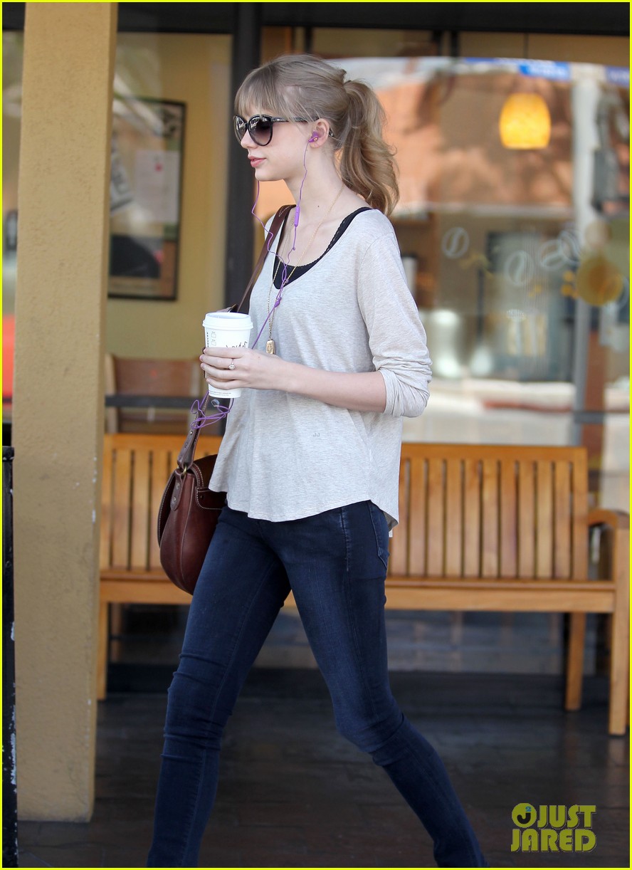 Taylor Swift: Coffee & Cookies!: Photo 2624436 | Taylor Swift Photos ...