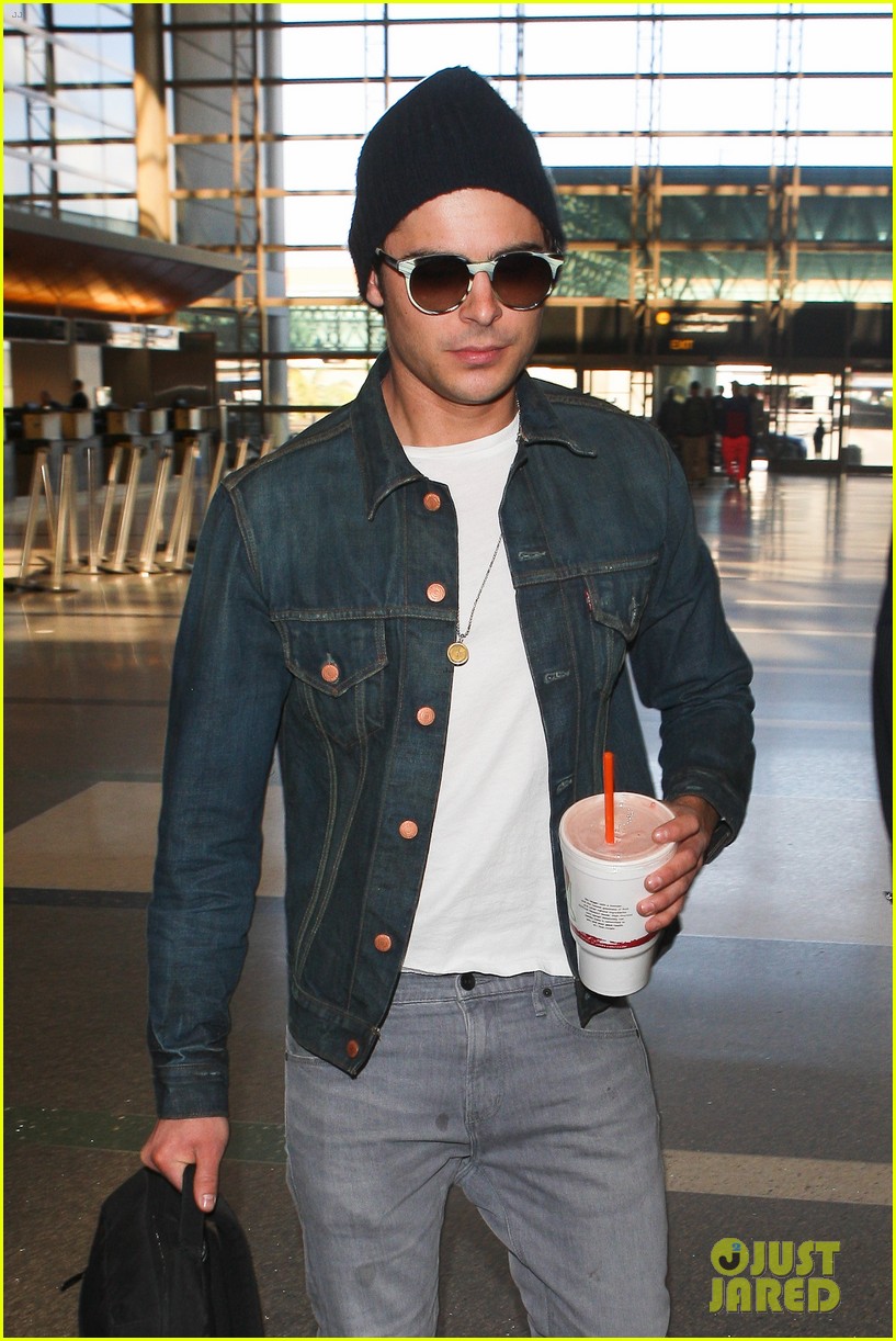 Zac Efron Sings Beach Boys' 'Barbara Ann' on 'Conan': Photo 2636627 ...