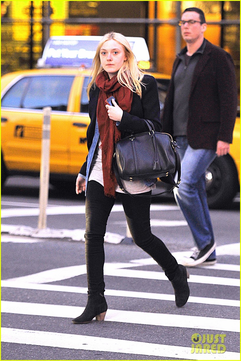 Dakota Fanning Was Never Carrie-d Away!: Photo 2643528 | Dakota Fanning ...