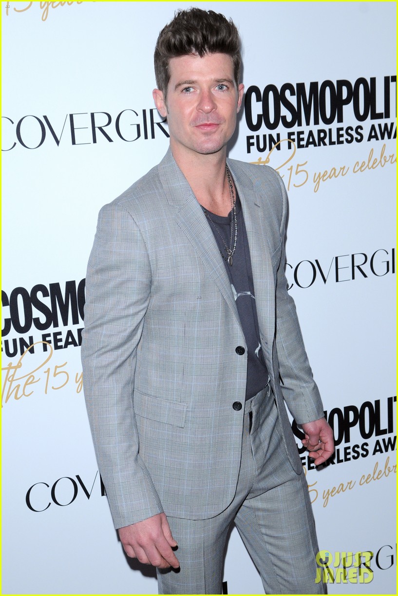 Liam Hemsworth & Jesse Williams: Cosmo Fun Fearless Awards!: Photo ...