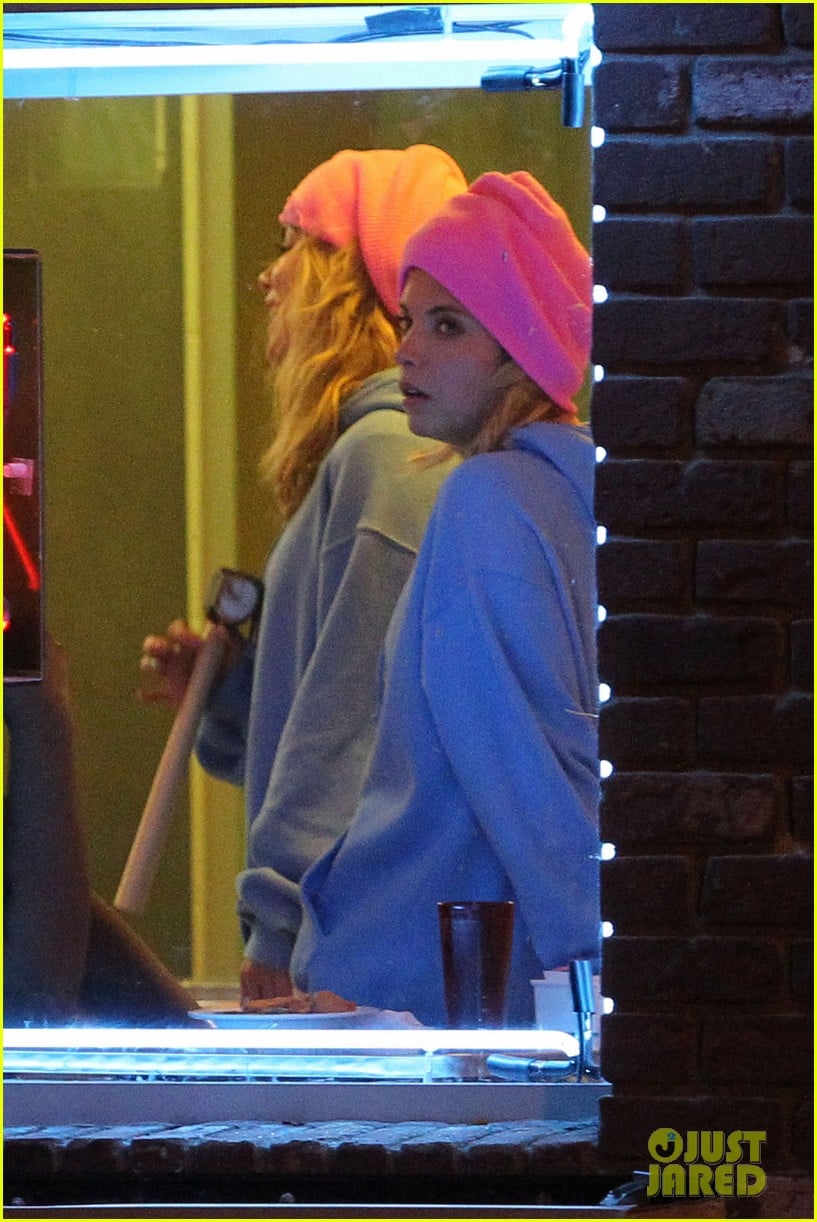 Vanessa Hudgens: 'Spring Breakers' Robbery Scene!: Photo 2639434 ...