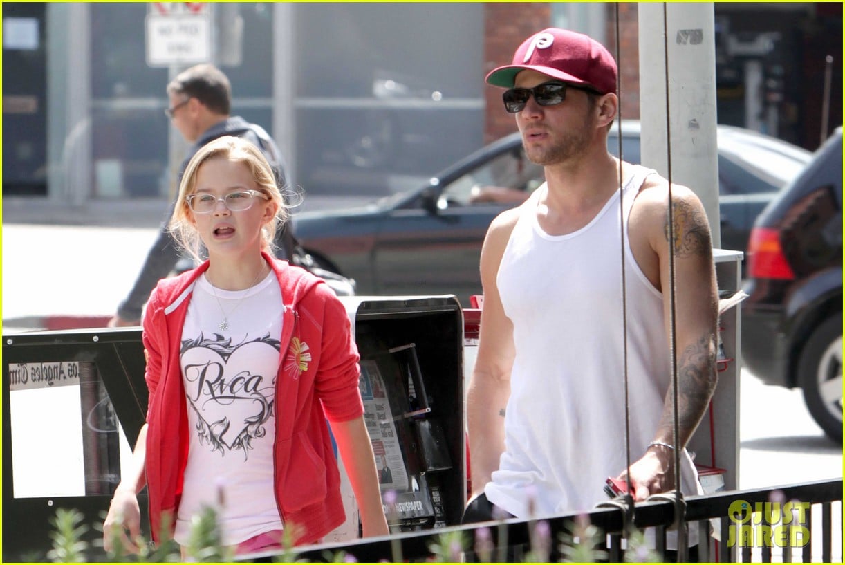Ryan Phillippe & Ava: Daddy Daughter Bonding Time!: Photo 2643371 | Ava Phillippe, Celebrity ...