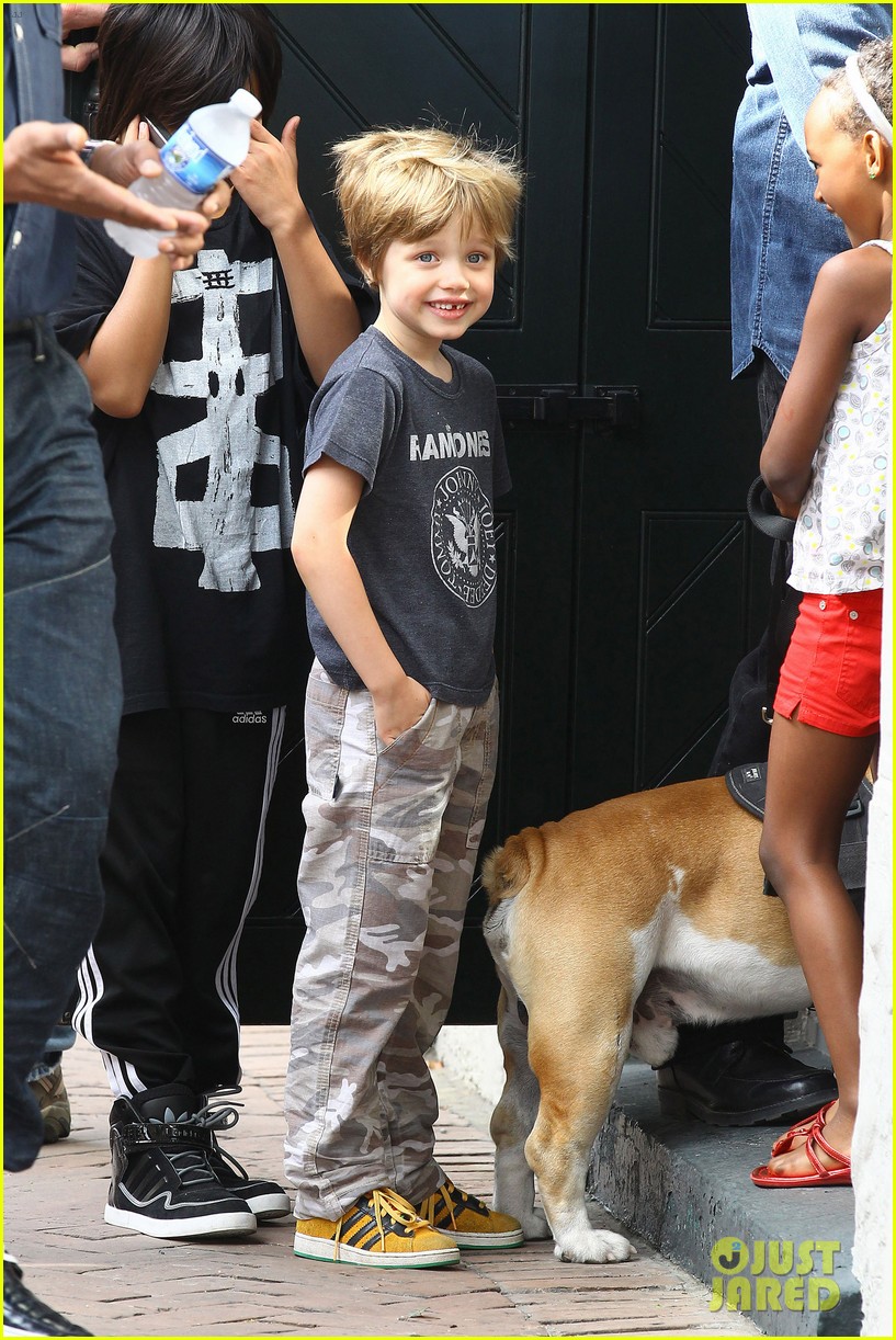 Brad Pitt Rides His Bike in the Big Easy: Photo 2636890 | Angelina ...