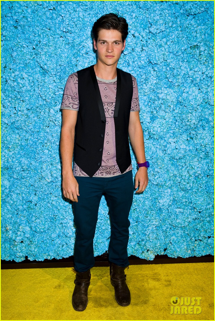 Jenna Ushkowitz & Nicola Peltz: Just Jared's 30th Birthday Bash: Photo ...