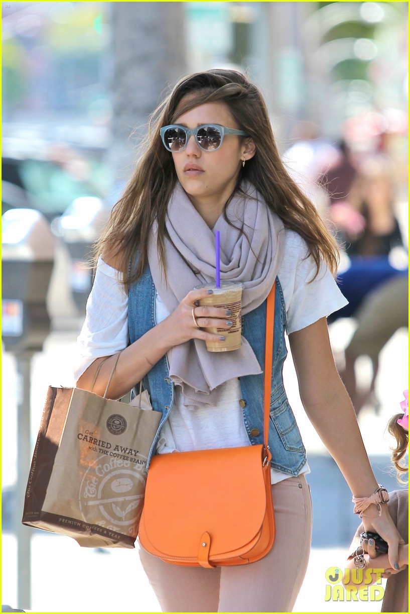 Jessica Alba & Honor: Coffee Shop Stop: Photo 2644893 | Cash Warren ...