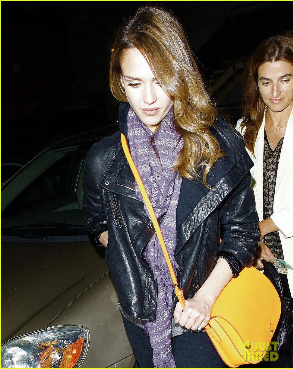 Jessica Alba Sends Hilary Duff A Baby Gift!: Photo 2646394 | Cash ...