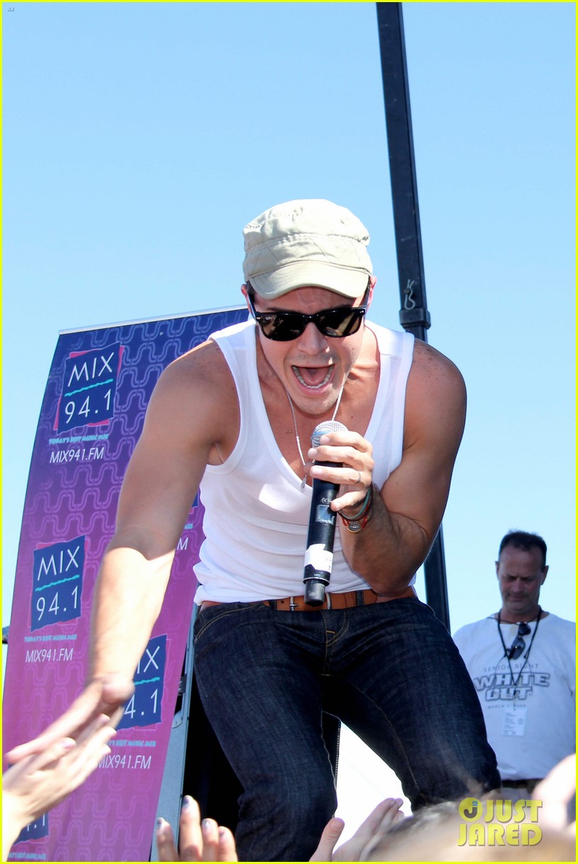 Kris Allen: Pet-a-Palooza Performer!: Photo 2652172 | Kris Allen Photos ...