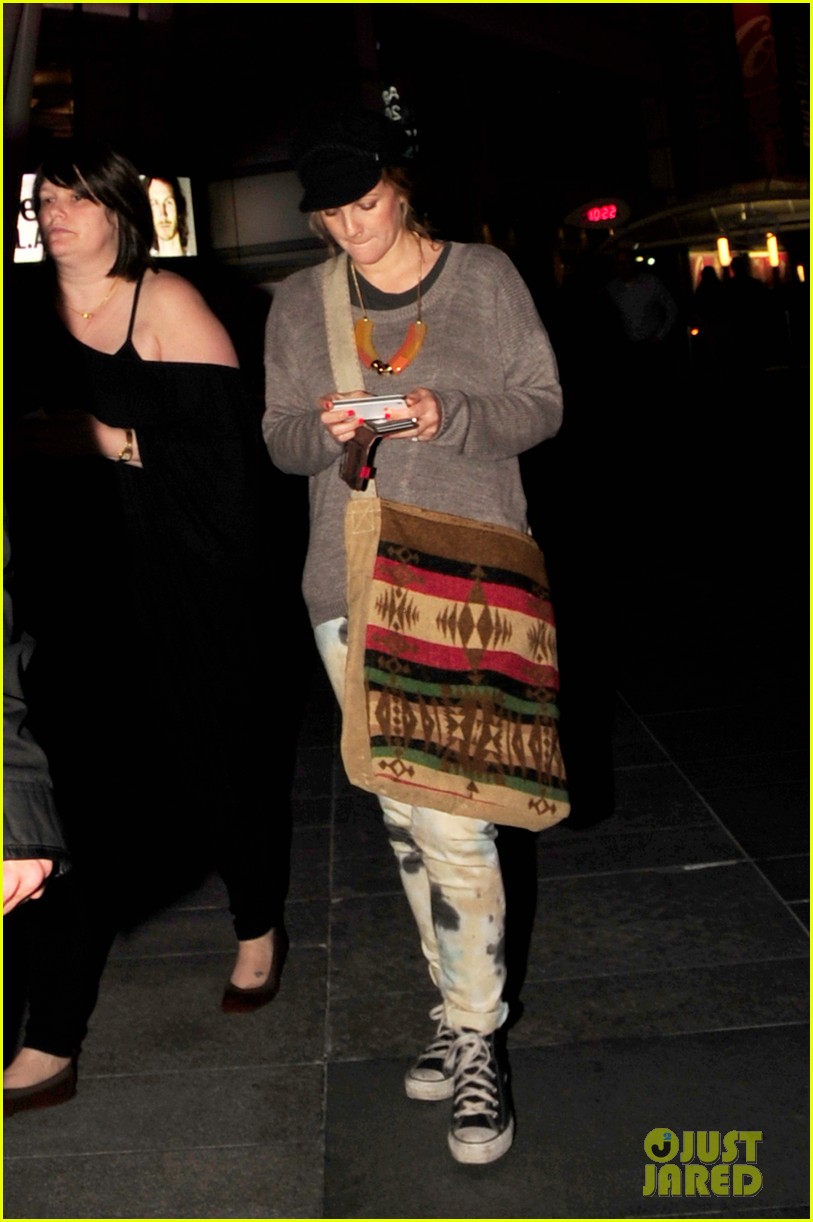 Drew Barrymore: Gotye in Concert!: Photo 2651385 | Drew Barrymore ...