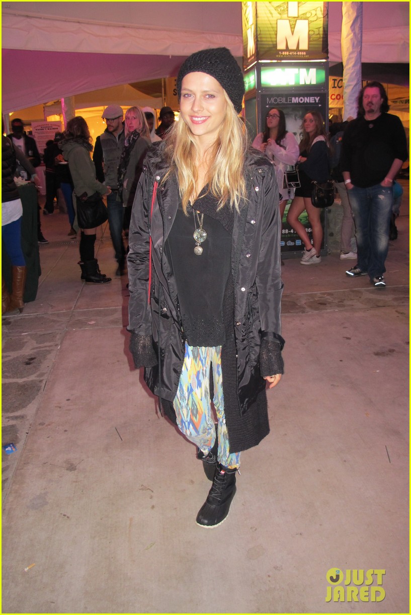 Lily Collins & Teresa Palmer: Coachella Cuties: Photo 2648702 ...