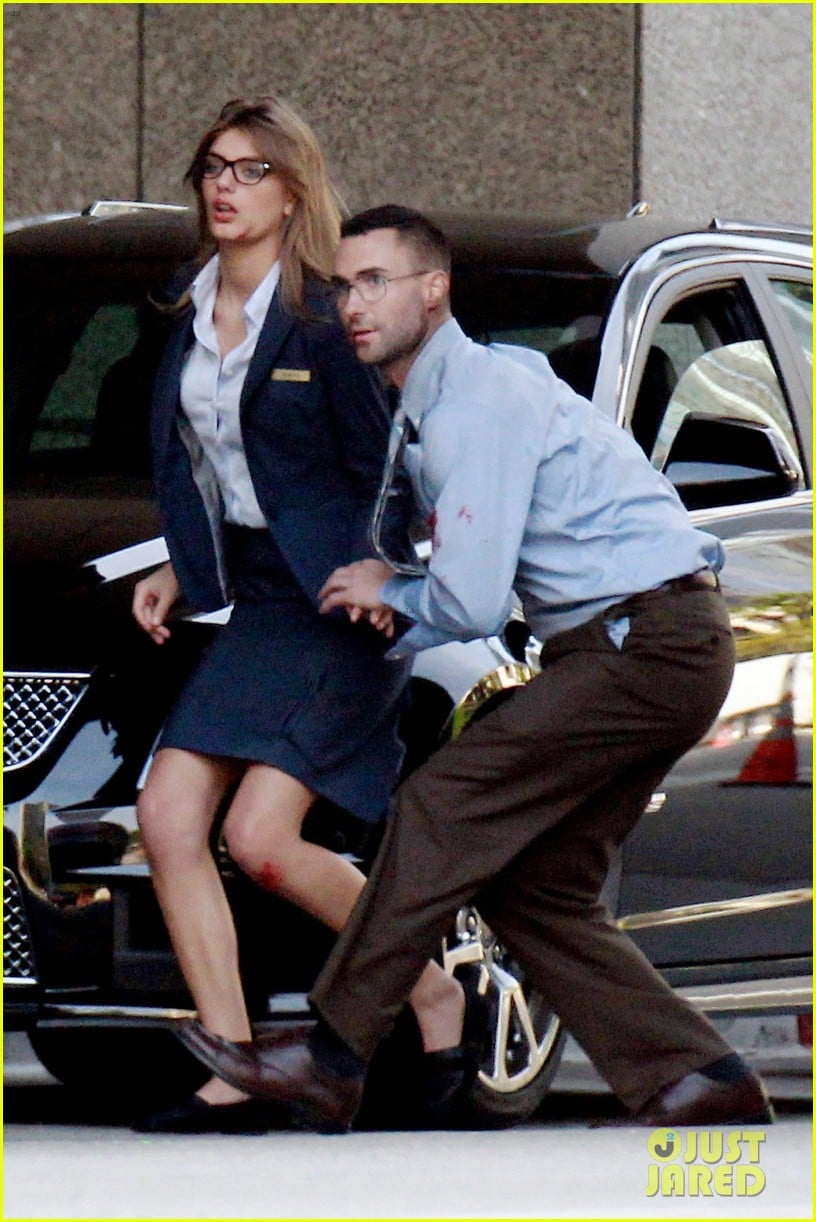 Adam Levine: Bloody for Maroon 5's 'Payphone': Photo 2651340 | Adam ...