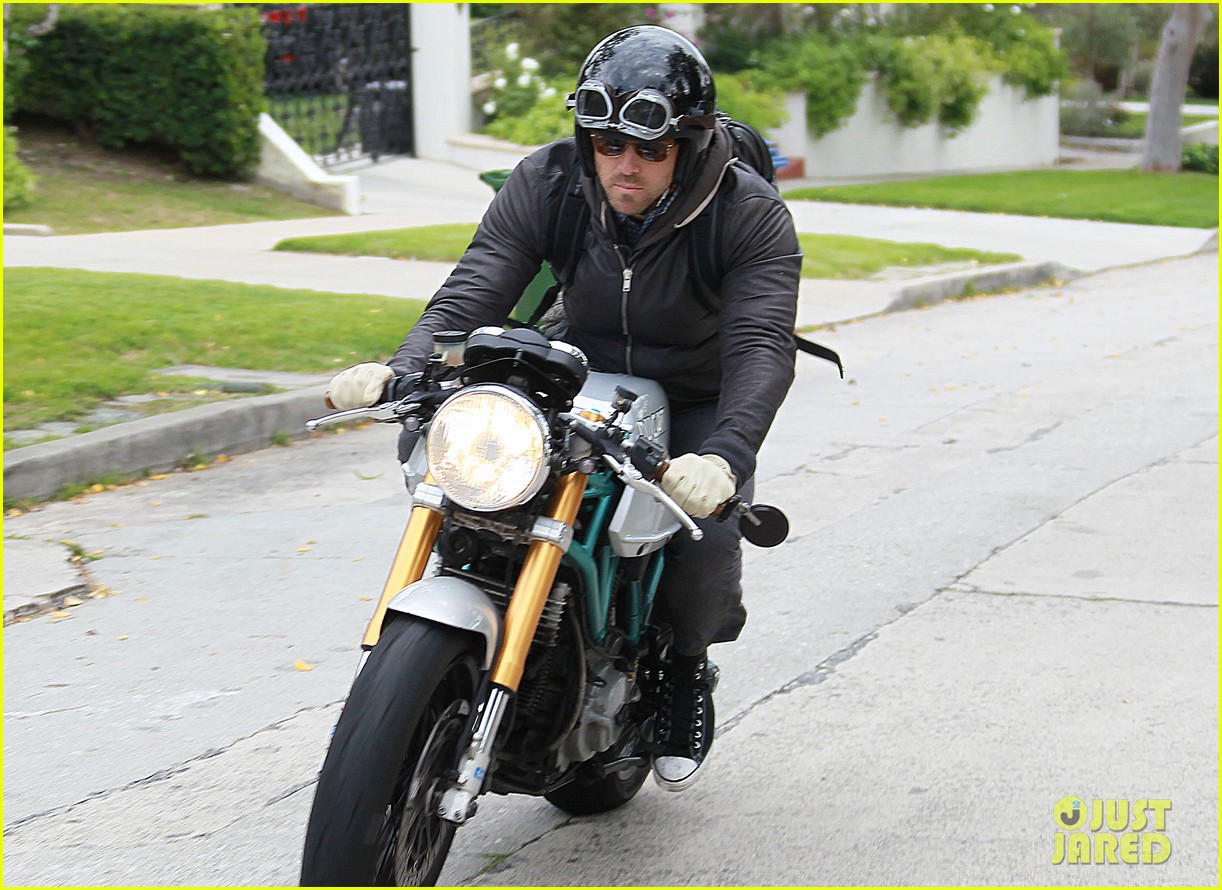 Ryan Reynolds: Motorcycle Man!: Photo 2654263 | Ryan Reynolds Photos ...