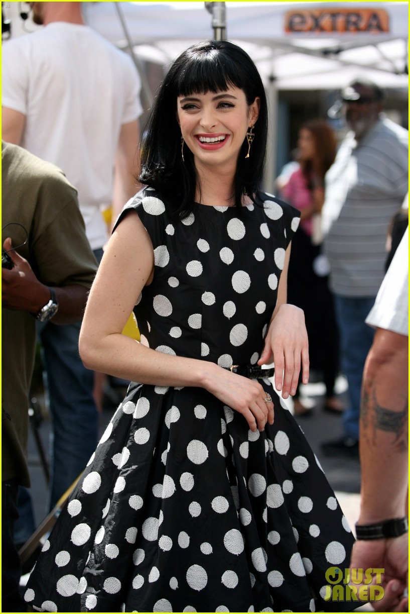 Krysten Ritter: Fun on 'Extra' Set!: Photo 2650057 | Krysten Ritter ...