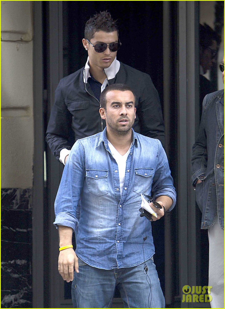 Cristiano Ronaldo Enjoys a Madrid Meal: Photo 2653595 | Cristiano ...