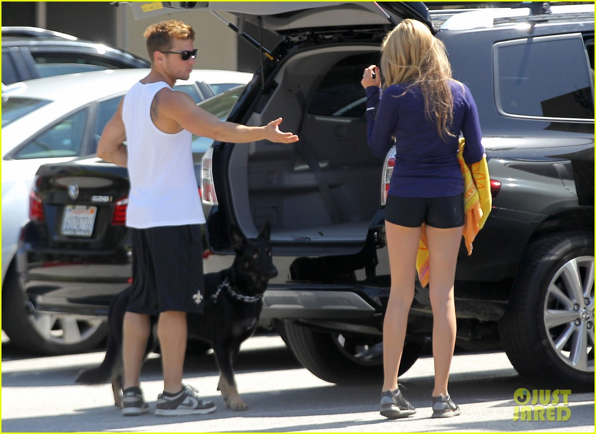 Ian Somerhalder & Ryan Phillippe: Neff Headwear Exhibit!: Photo 2655154 ...