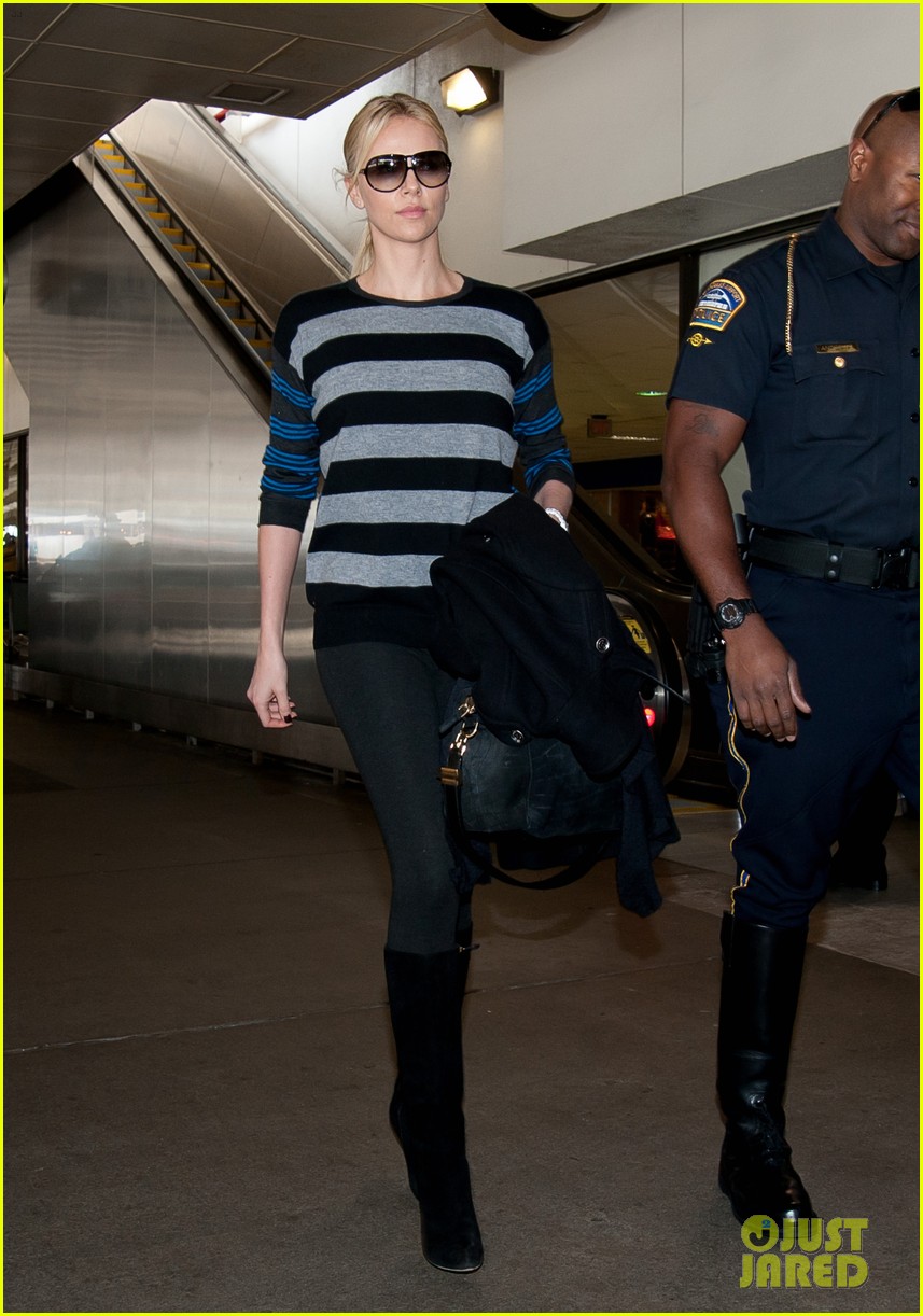 Charlize Theron: 'Prometheus' Running Time Revealed!: Photo 2648398 ...