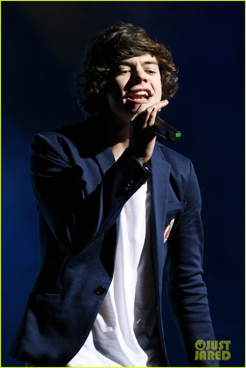 One Direction: Beacon Theatre NYC Concert Pics!: Photo 2667385 | Photos ...