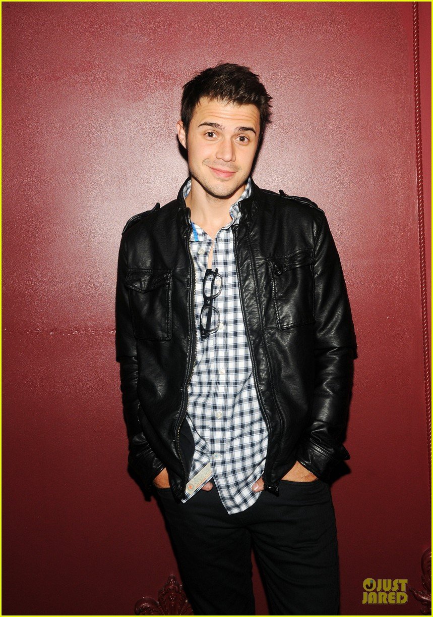 Kris Allen: Surprise Performance at The Darby!: Photo 2665812 | Kris ...
