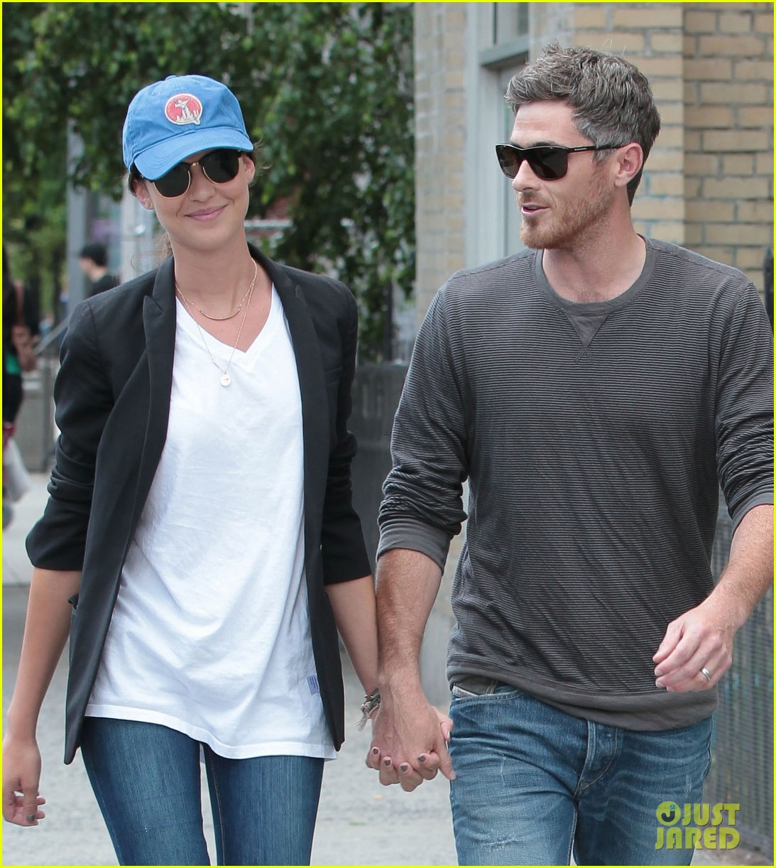 Dave & Odette Annable Hold Hands in Soho: Photo 2666162 | Dave Annable ...