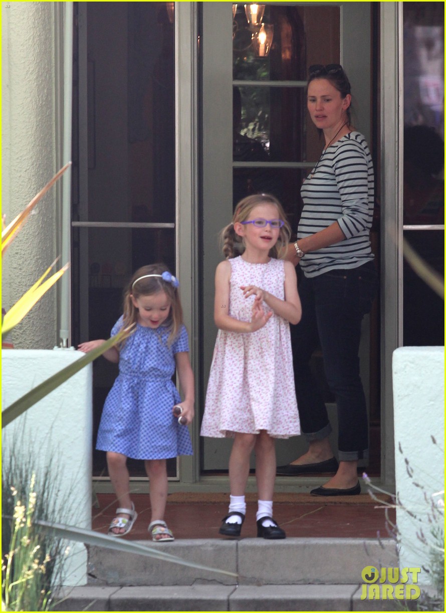 Photo: jennifer garner pasadena playtime 01 | Photo 2664277 | Just ...