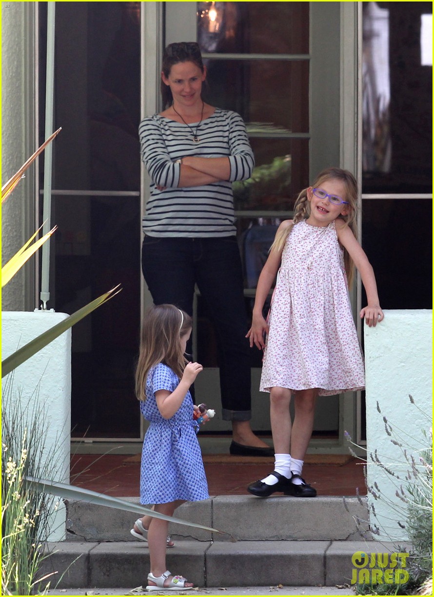 Jennifer Garner: Pasadena Playtime with the Girls!: Photo 2664289 | Ben ...