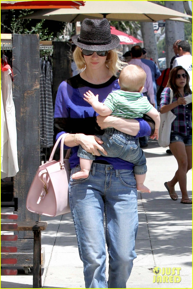 January Jones & Baby Xander: Friday Lunch: Photo 2660666 | Celebrity ...